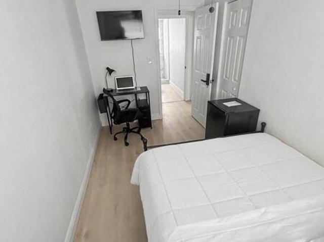 Amazing House with Desks, Mini Fridges, and TVs in Every Room!