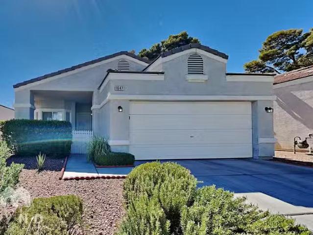 Amazing Las Vegas location! This charming one stor 1647 Wende.