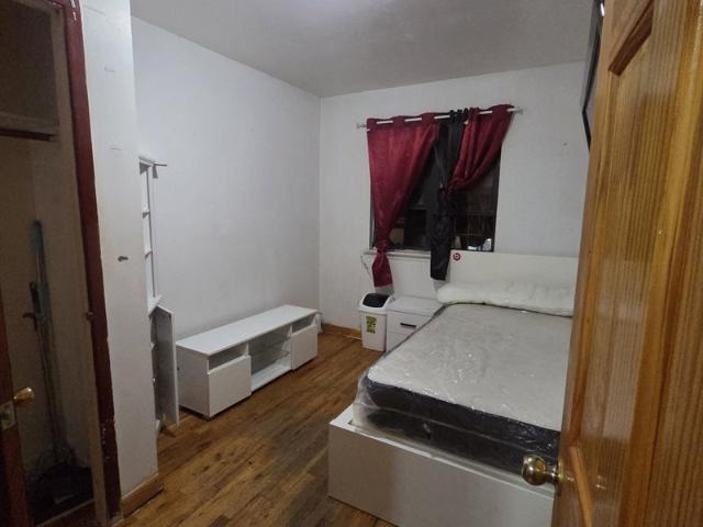 Amazing location Room for rent
