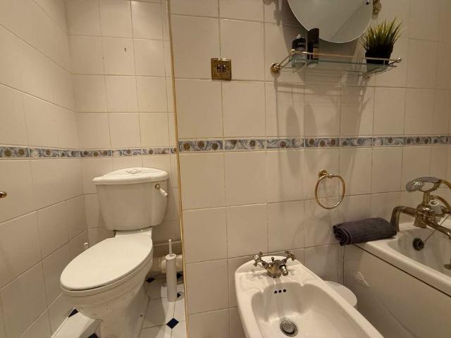Amazing proeprty in zone 1 with living room Room E