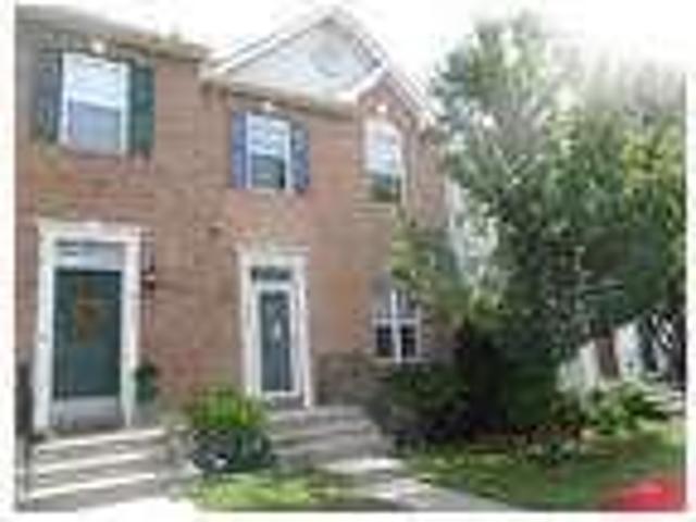 Amazing Rental! 3 bedroom 31/2 bath. MUST SEE