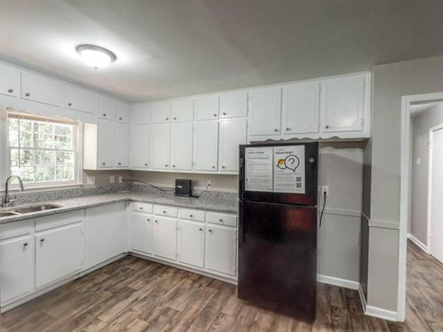 Amazing Two Story home in Conley! Free WiFi!