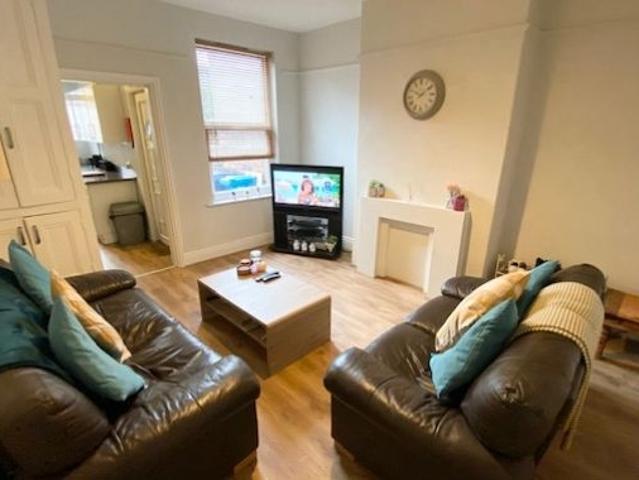 Amazing Top Quality Three Bed Student House