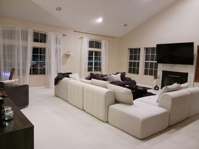 Amazing VIEW. Safe Neighborhood. Lovely Home ON
