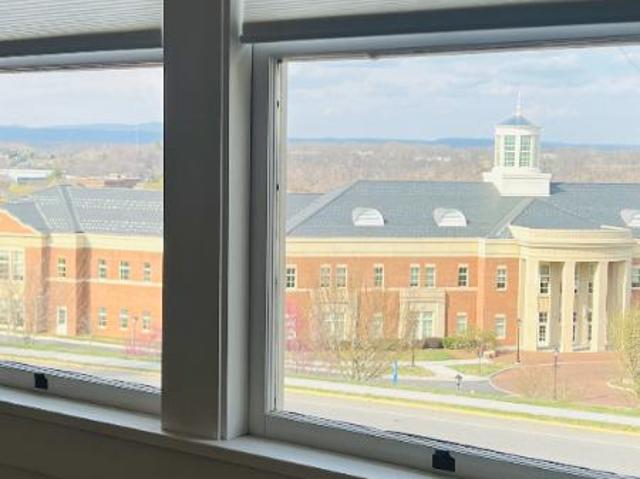 Amazing Views! 1Bd RoomUtilities & Internet Inclu