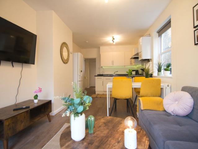 Amazing 1 bed flat available NOW