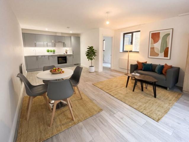 Amazing 1 bed flat, Stamford Hill NOW