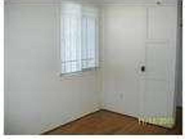 Amazing 2 bedroom, 2 bath for rent. Parking Available!