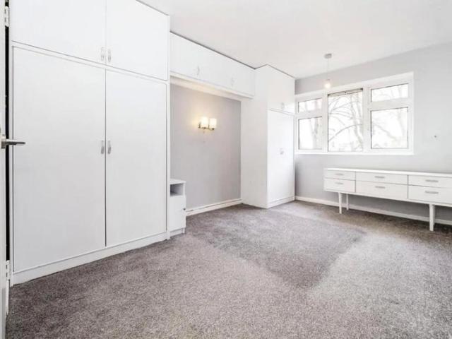 Amazing 3 bed flat in the heart of Redbridge