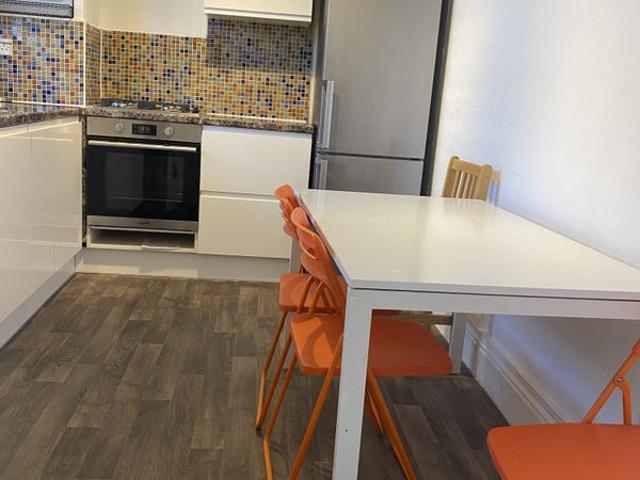 Amazing 3 bedroom flat – Shepherds Bush