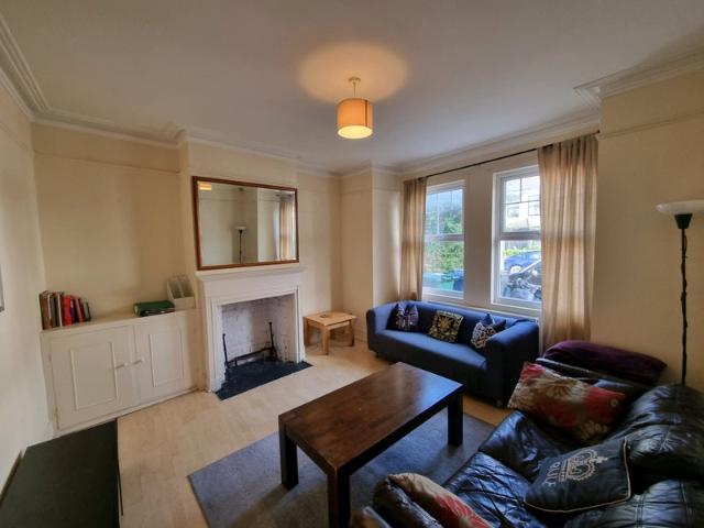 Amazing 4 bedroom 2 bathroom house with garden