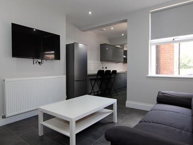 Amazing 4 Bedroom Student House in Sheffield
