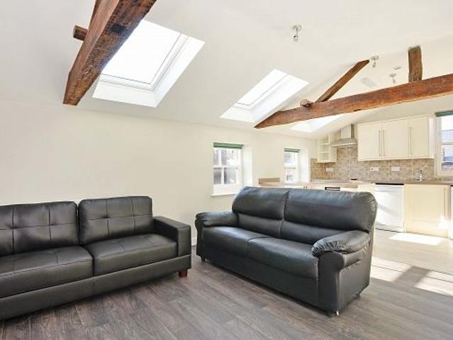 Amazing 7 Bedroom, 7 Bathroom City Centre Apartment Just Minutes from Hallam University