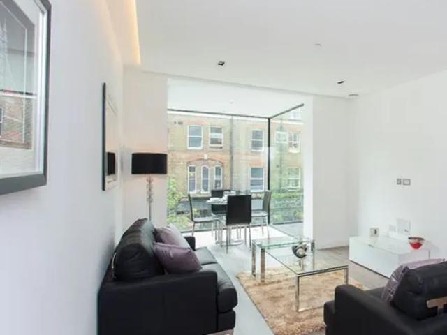 Amazon Fresh, Leman Street, London, E1 8PU, United Kingdom | 1 bed house for rent #167382623 | Rentberry
