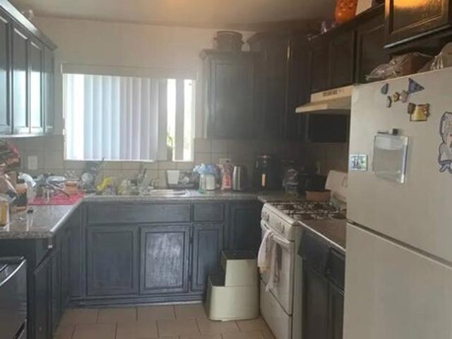 Amadee W is offering a Room For Rent in South Los Angeles, Los Angeles in July 2026 $0.00