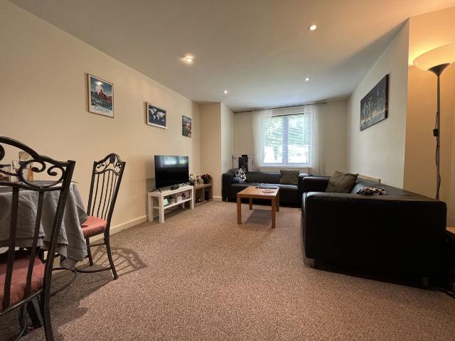 Amalfi House, Lloyd George Avenue CF10, 2 bed flat to rent, £1,200 pcm | PrimeLocation