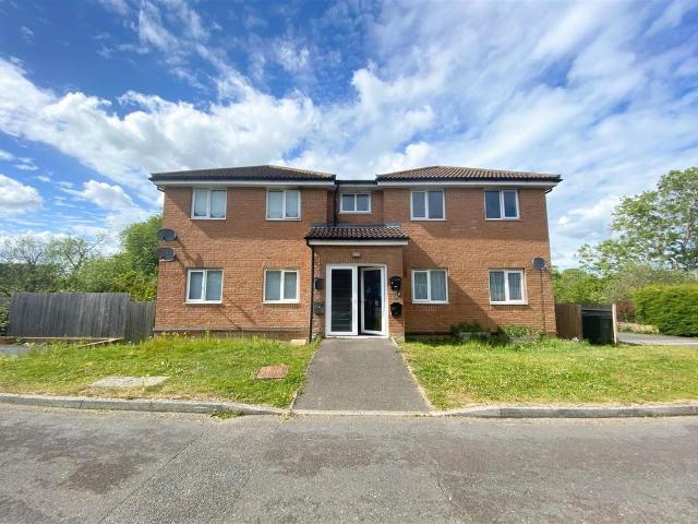 Amanda Close, Bexhill On Sea 2 bed flat to rent £1,050 pcm £242 pw