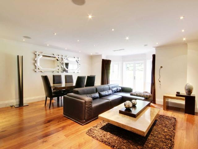 Amara Lodge, 371 Cockfosters Road