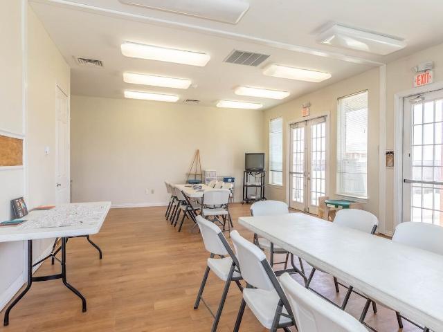 Amarillo Greentree Village 3 Bedroom Apartment for Rent at 2301 Seth Ln, Amarillo, TX 79108