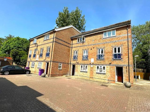Ambassador Square, Canary Wharf, London, London E14, 6 bed shared accommodation to rent, £5,980 pcm | PrimeLocation