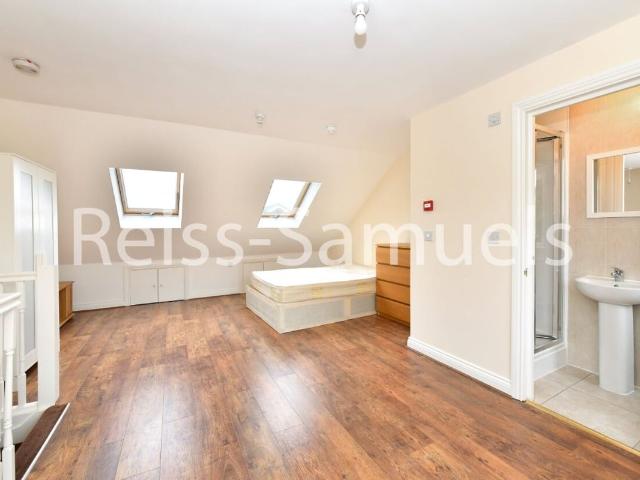 Ambassador Square, Isle Of Dogs, London, Isle Of Dogs, Canary Wharf, London E14, 6 bed semi detached house to rent, £5,200 pcm | PrimeLocation