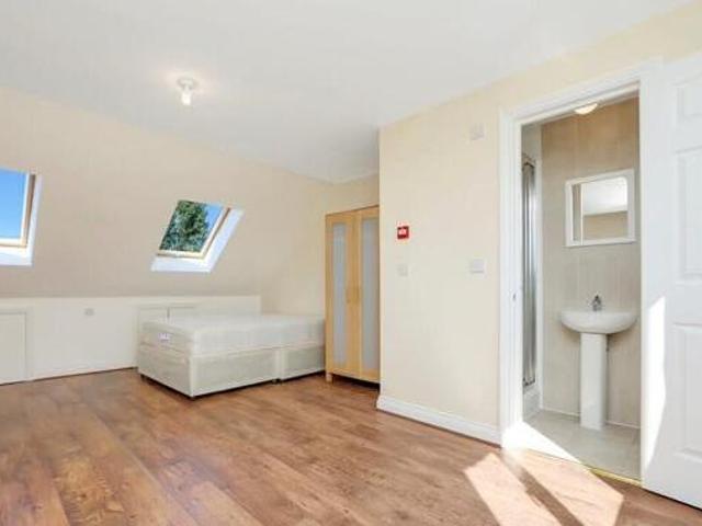 Ambassador Square, London, 6 Bedroom Semi detached