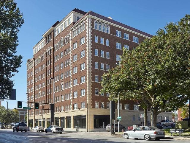 Ambassador 2 Bedroom Apartment for Rent at 3560 Broadway Blvd, Kansas City, MO 64111 Valentine