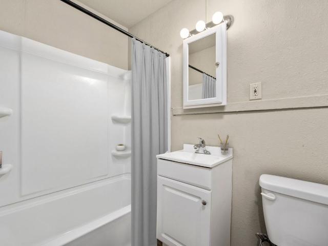 Amber Terrace Apartments 2 Bedroom Apartment for Rent at 1108 Powell St, Saint Charles, MO 63301