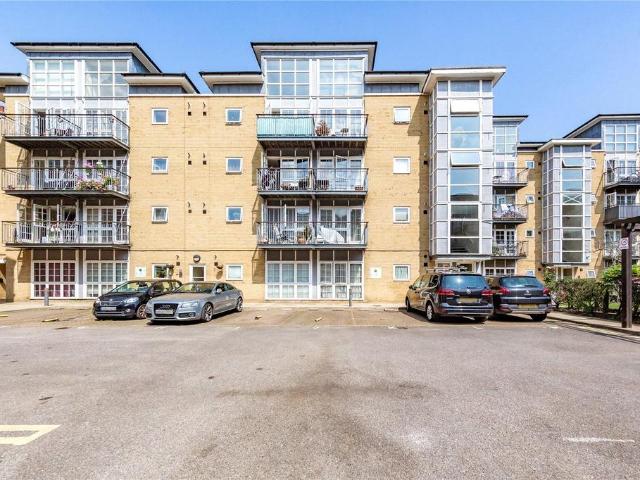 Amber Court, High Street, Romford. 2 bed apartment to rent £1,450 pcm £335 pw