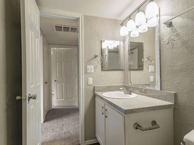 Amber Dawn Apartments 2 Bedroom Apartment for Rent at 8542 Spring Valley Rd, Dallas, TX 75240