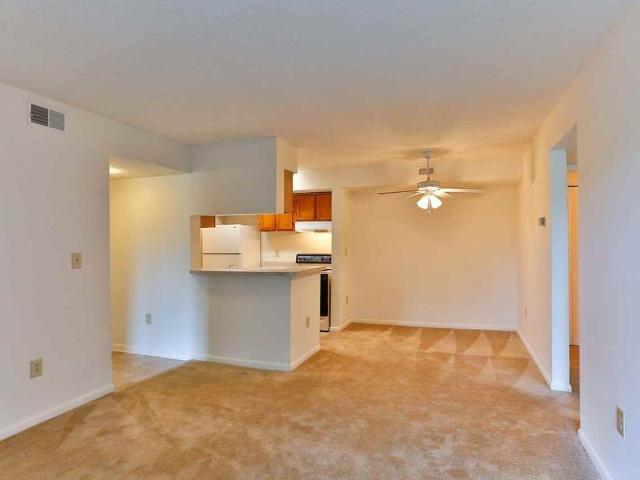 Amber Lake 2 Bedroom Apartment for Rent at 5826 Reddman Rd, Charlotte, NC 28212 North Sharon Amity