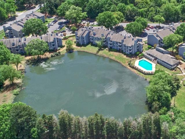 Amber Lake 2 Bedroom Apartment for Rent at 5826 Reddman Rd, Charlotte, NC 28212 North Sharon Amity