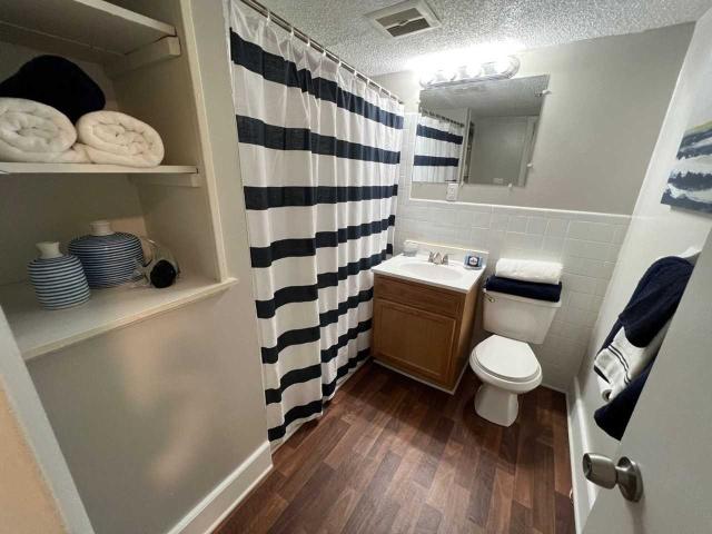 Amber Ridge Apartments 2 Bedroom Apartment for Rent at 3200 Lawndale Dr Apt F, Greensboro, NC 27408