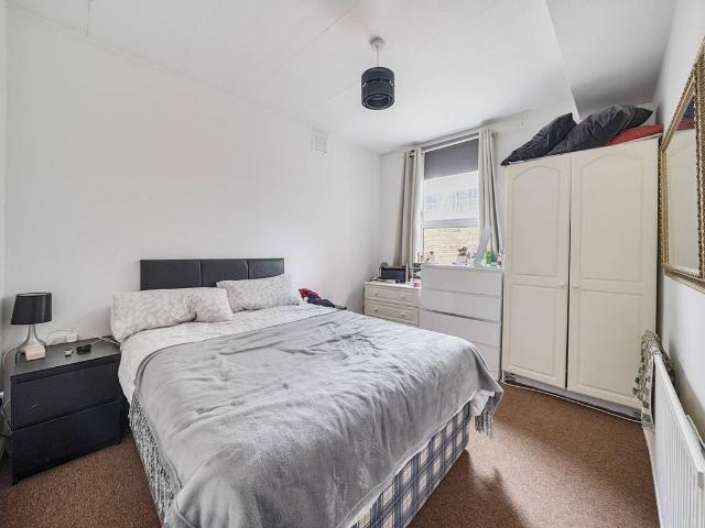 Ambergate Street, Elephant And Castle, London SE17, 2 bed flat to rent, £2,400 pcm | PrimeLocation
