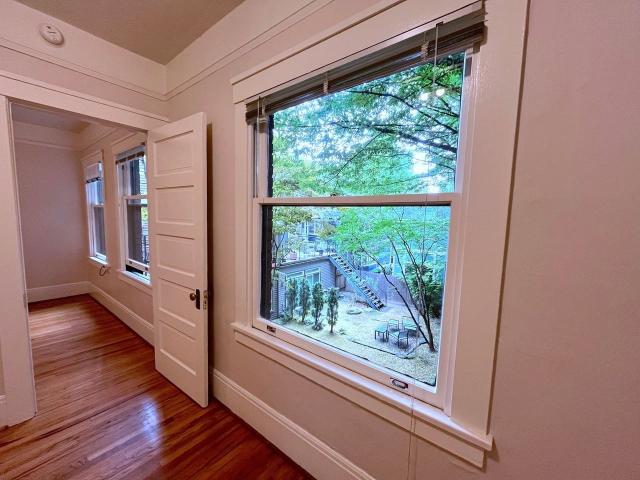 Amberley 1 Bedroom Apartment for Rent at 814 Nw 22nd Ave, Portland, OR 97210 Northwest District