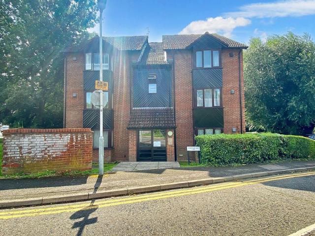 Amberley Way, Uxbridge UB10, Studio to rent, £1,150 pcm | PrimeLocation