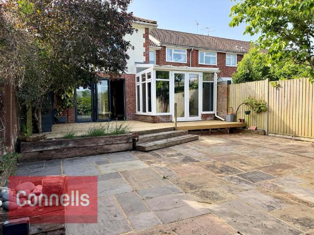 Amberley Road, Horsham, RH12 5 bed property to rent £2,400 pcm £554 pw