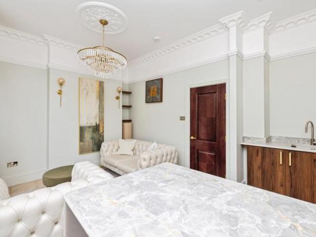 Amberley Road, London, W9 1 bed flat to rent £2,250 pcm £519 pw