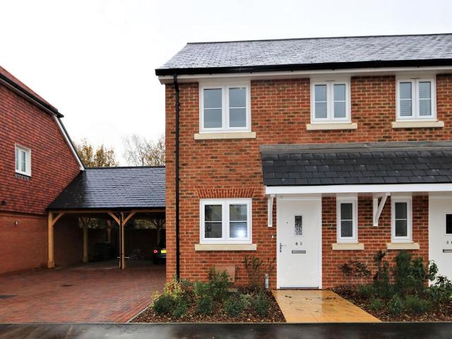 Amberstone, Hailsham BN27, 2 bed property to rent, £1,350 pcm | PrimeLocation