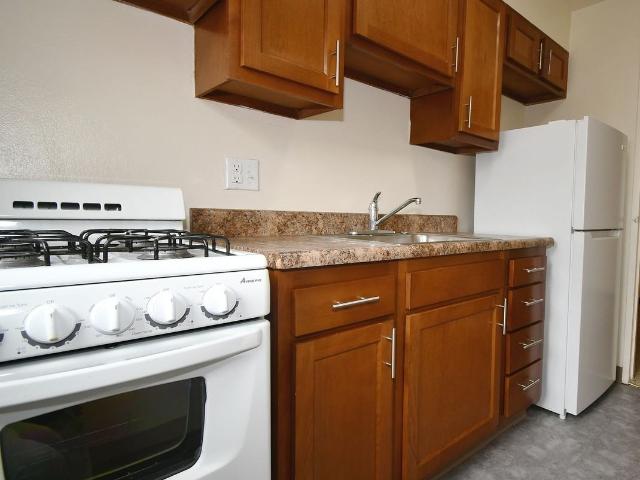 Amberson Gardens 2 Bedroom Apartment for Rent at 1 Bayard Rd, Pittsburgh, PA 15213 Shadyside