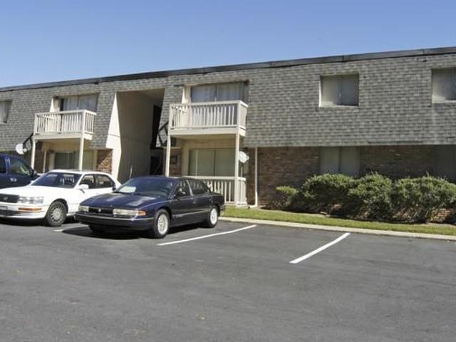 Amberwood 2 Bedroom Apartment for Rent at 874 King Road, Riverdale, GA 30296