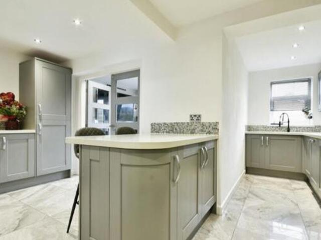 Amberwood, Chadderton, 4 Bedroom Link