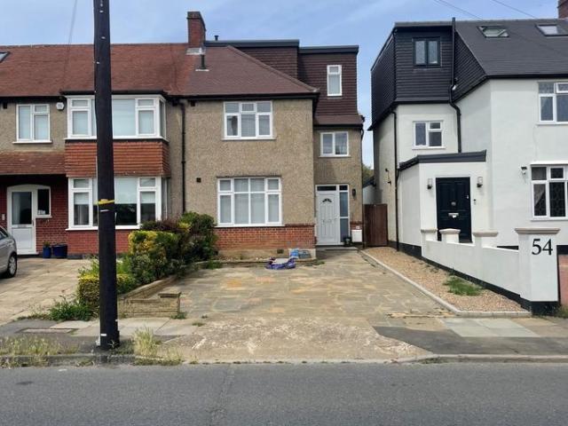 Amberwood Rise, New Malden KT3, 1 bed flat to rent, £1,800 pcm | PrimeLocation
