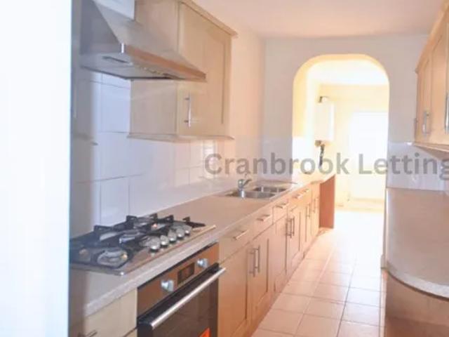 Ambleside Gardens, London, IG4 5HH, United Kingdom | 3 bed townhouse for rent #140397804 | Rentberry