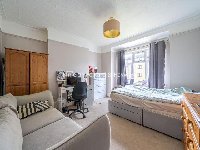 Ambleside Gardens, Streatham, London SW16, 3 bed flat to rent, £2,350 pcm | PrimeLocation