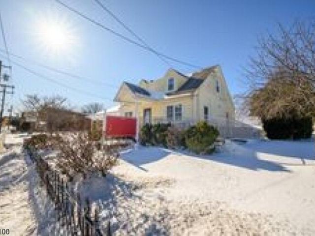 Amboy Ave, Woodbridge, Home For Sale