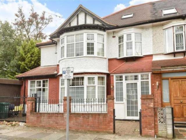 Ambrose Avenue, Golders Green, NW11