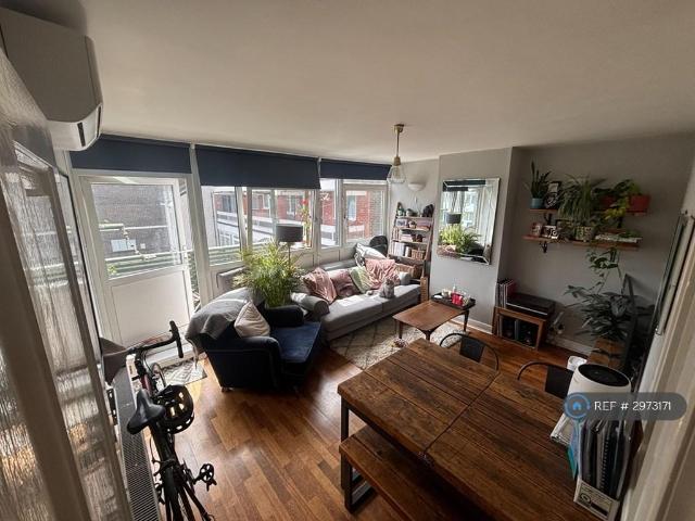 Ambrose House, London, E14 2 bed flat to rent £2,200 pcm £508 pw