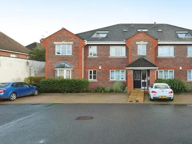 Amelia Close, London, W3 8EZ, United Kingdom | 2 bed apartment for rent #114379368 | Rentberry