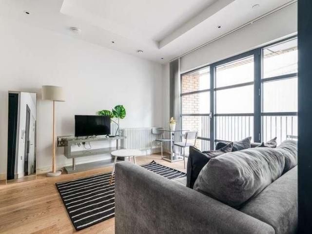Amelia House, City Island, E14